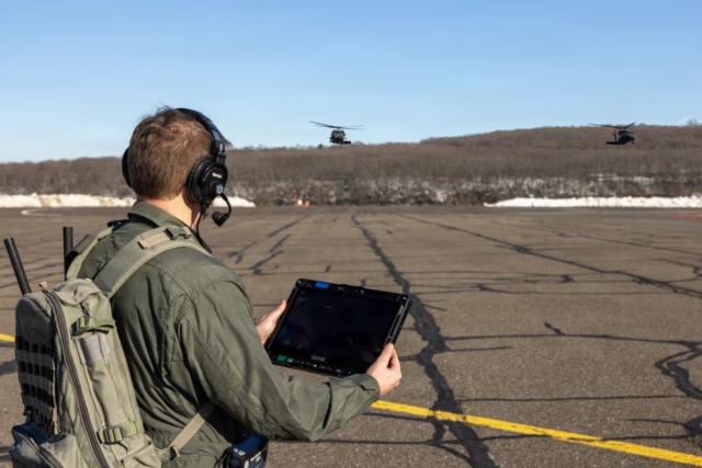 U.S. Army Receives First Optionally Piloted Black Hawk Helicopter for ...